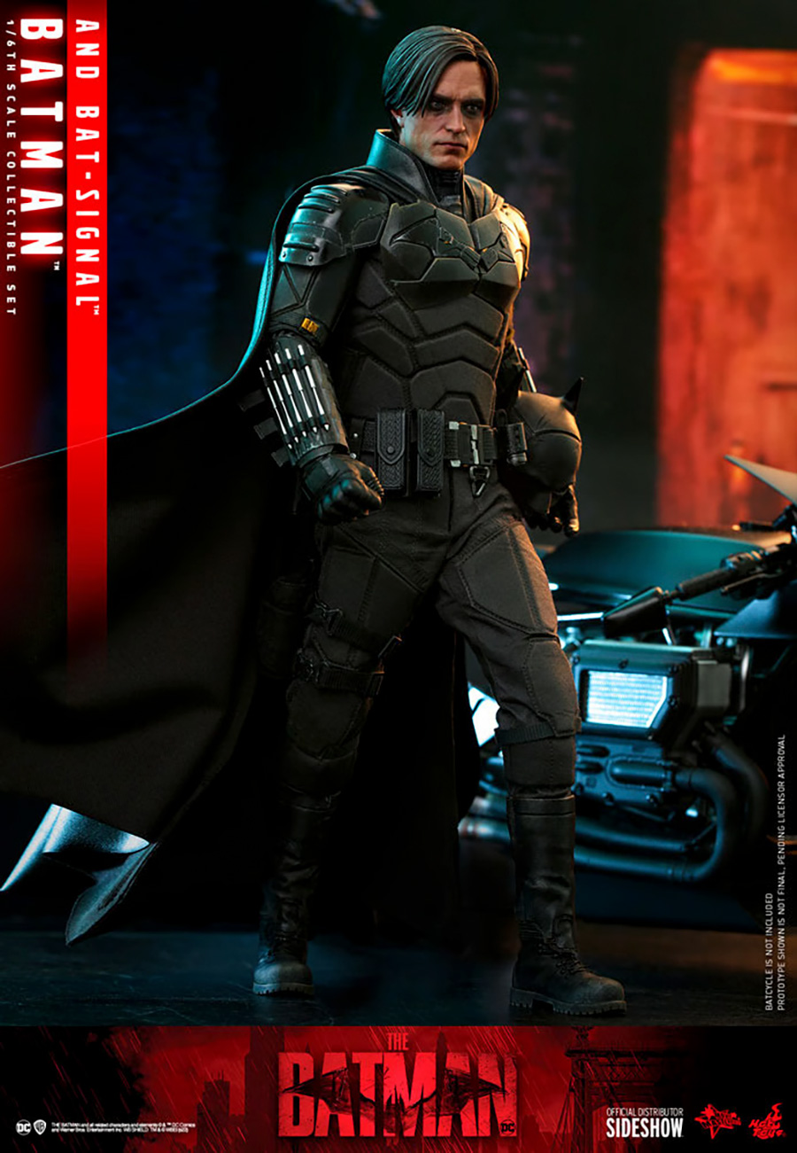 Batman And Bat-Signal Set Sixth Scale Action Figure - Midtown Comics