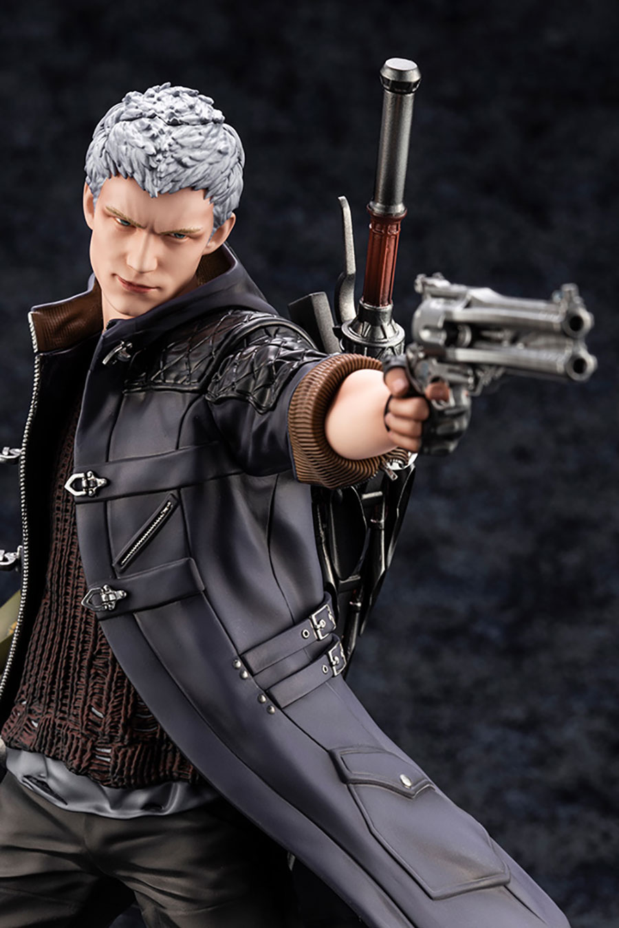Devil May Cry 5 Nero ARTFX J Statue