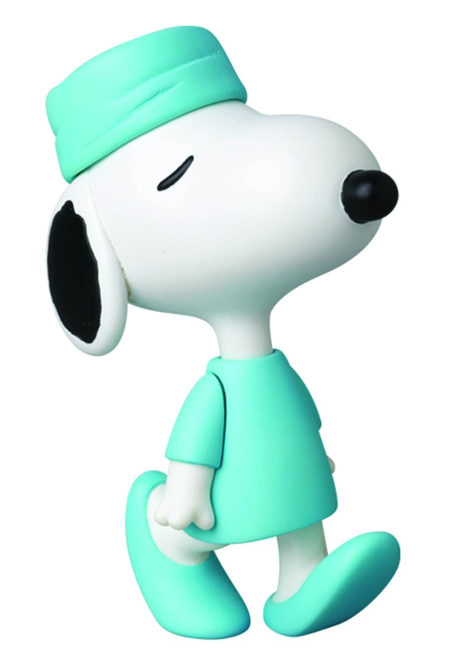 Peanuts Ultra Detail Figure - Dr Snoopy